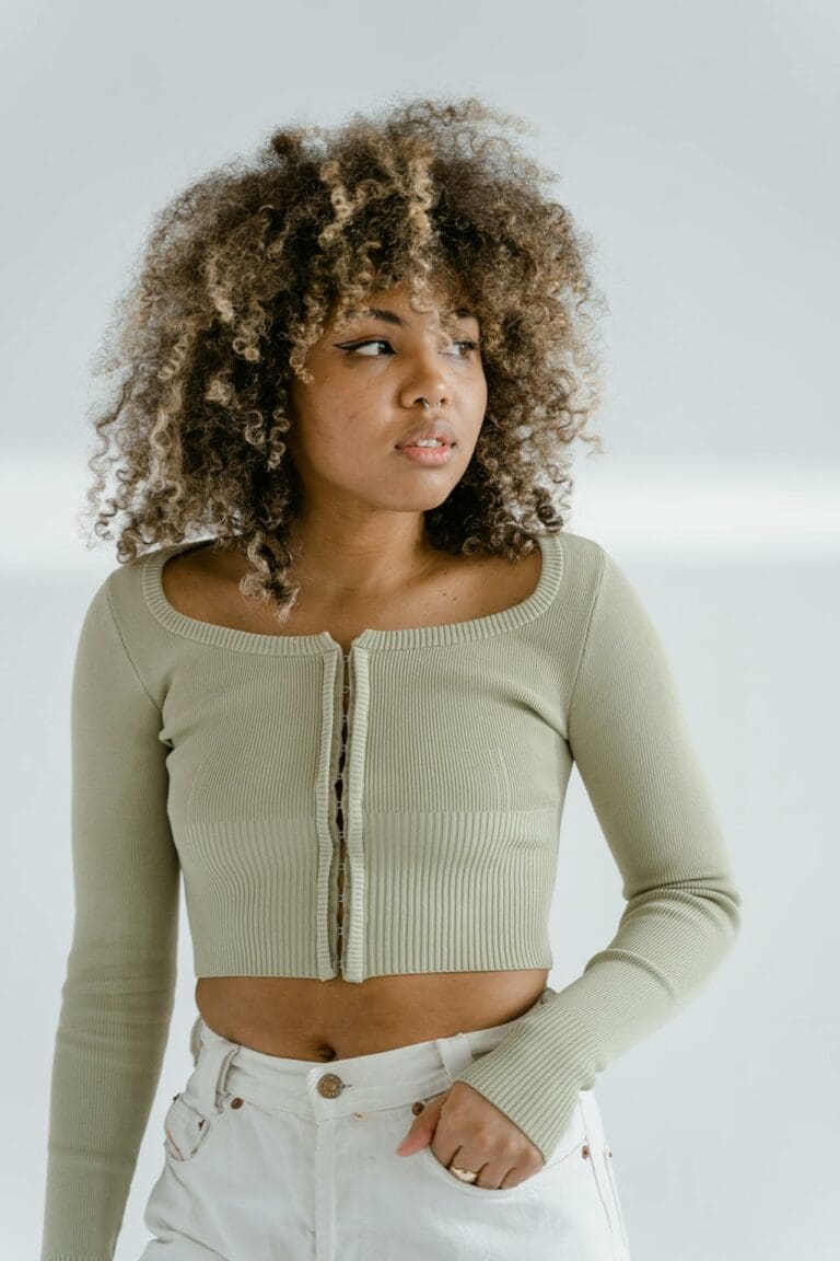 Comment prendre soin des cheveux crépus ? - Le Bien-Être Pour Tous